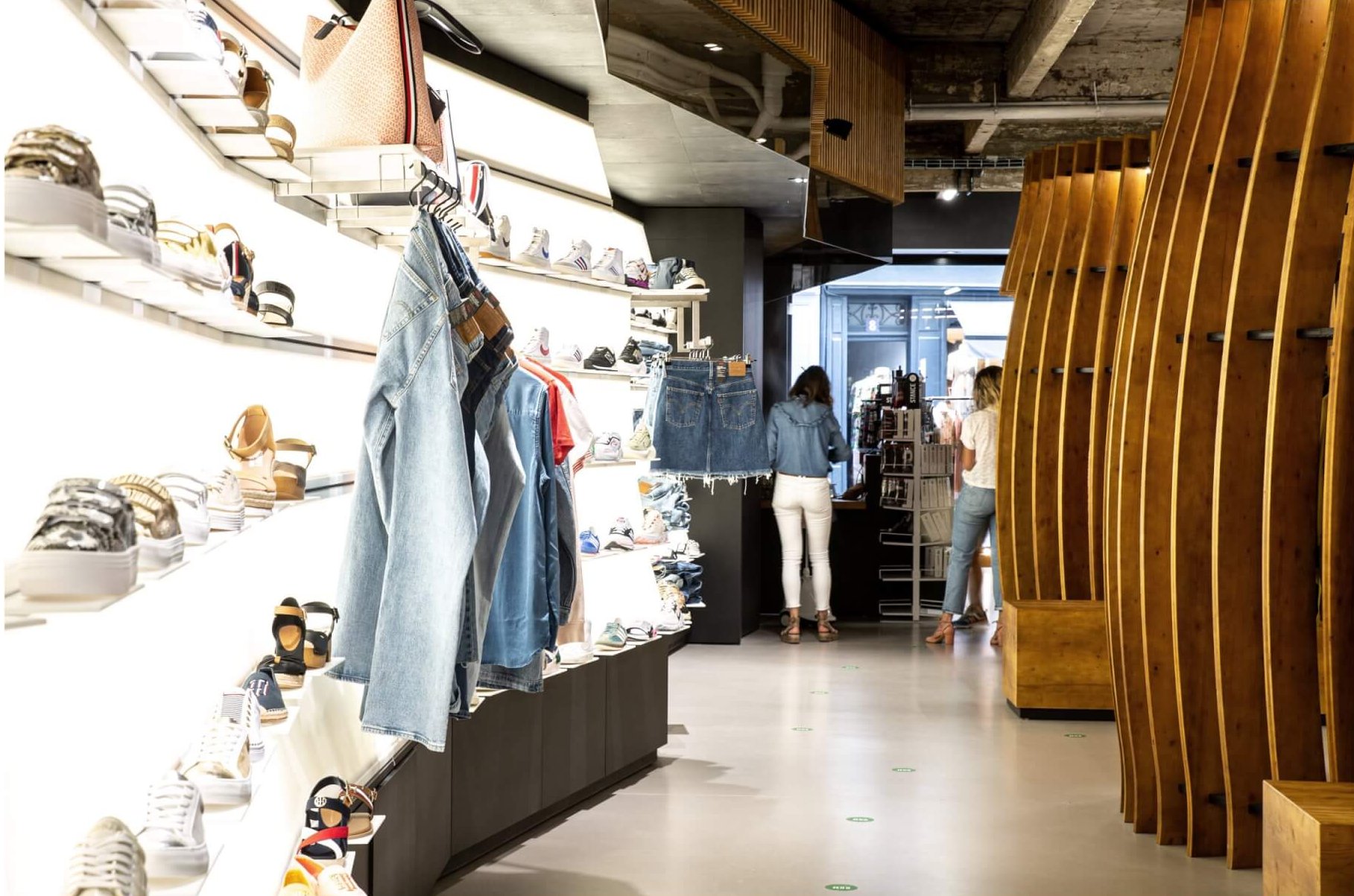 CONCEPT STORE – Atelier Montouro Architectes